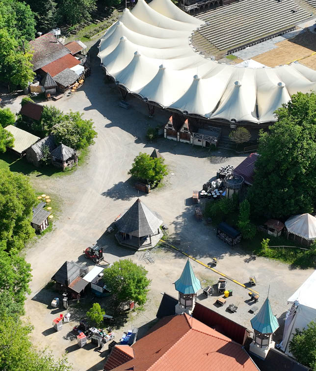 Außenbereiche im Schloss Kaltenberg – Arenavorplatz Schloss Kaltenberg ...